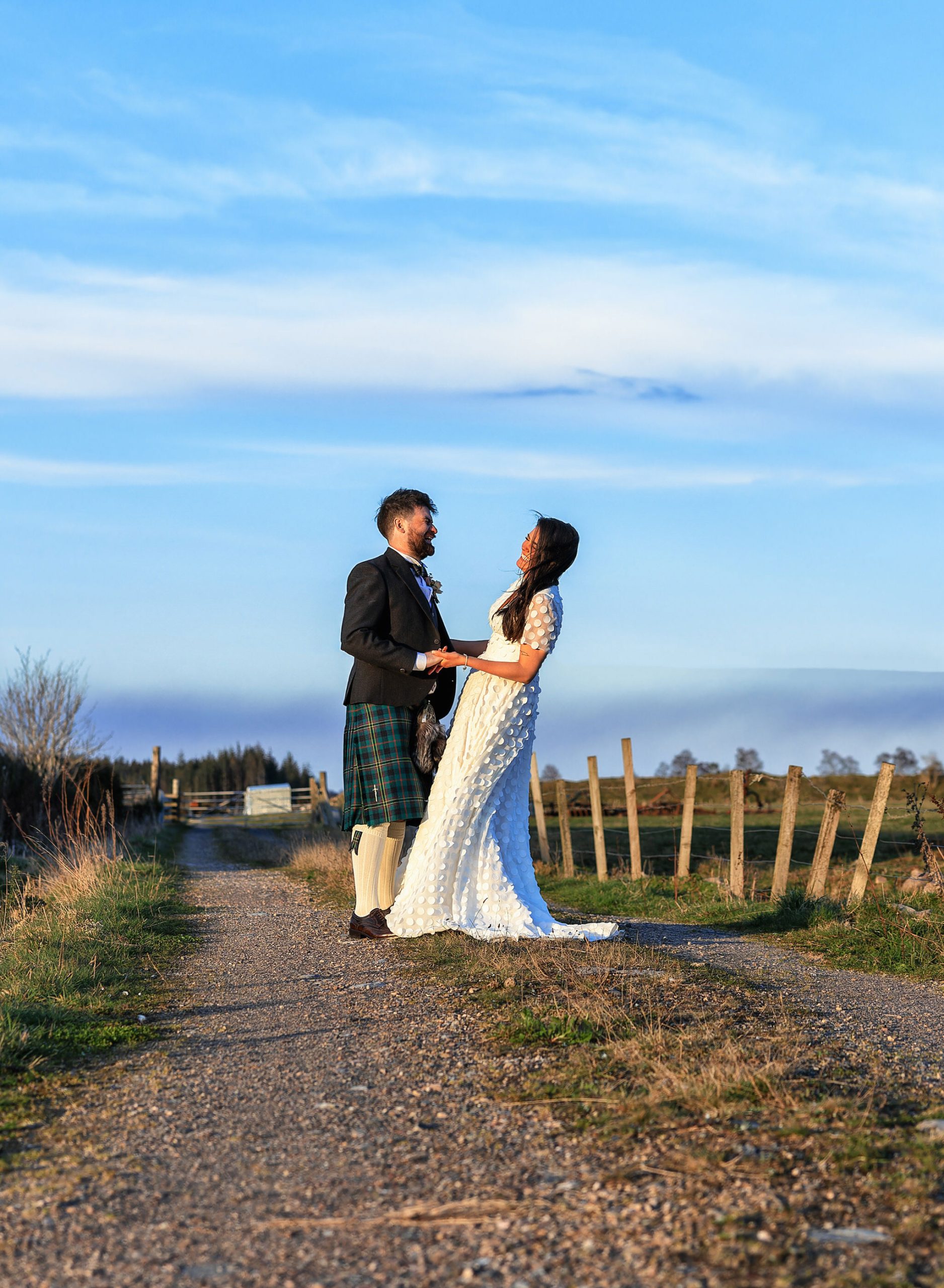 A Romantic Bogbain Farm Spring Wedding Set In Stunning Landscape 2023