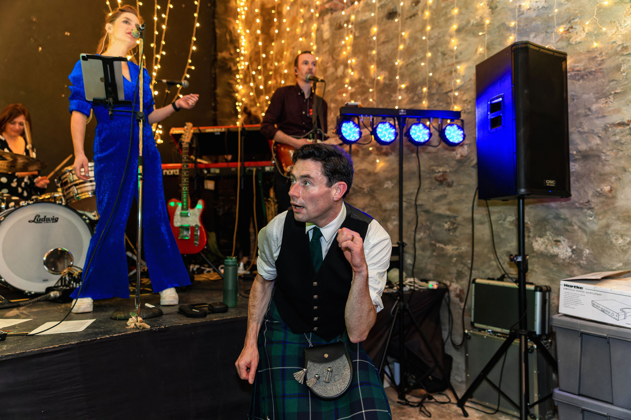 A Romantic Bogbain Farm Spring Wedding Set In Stunning Landscape 2023